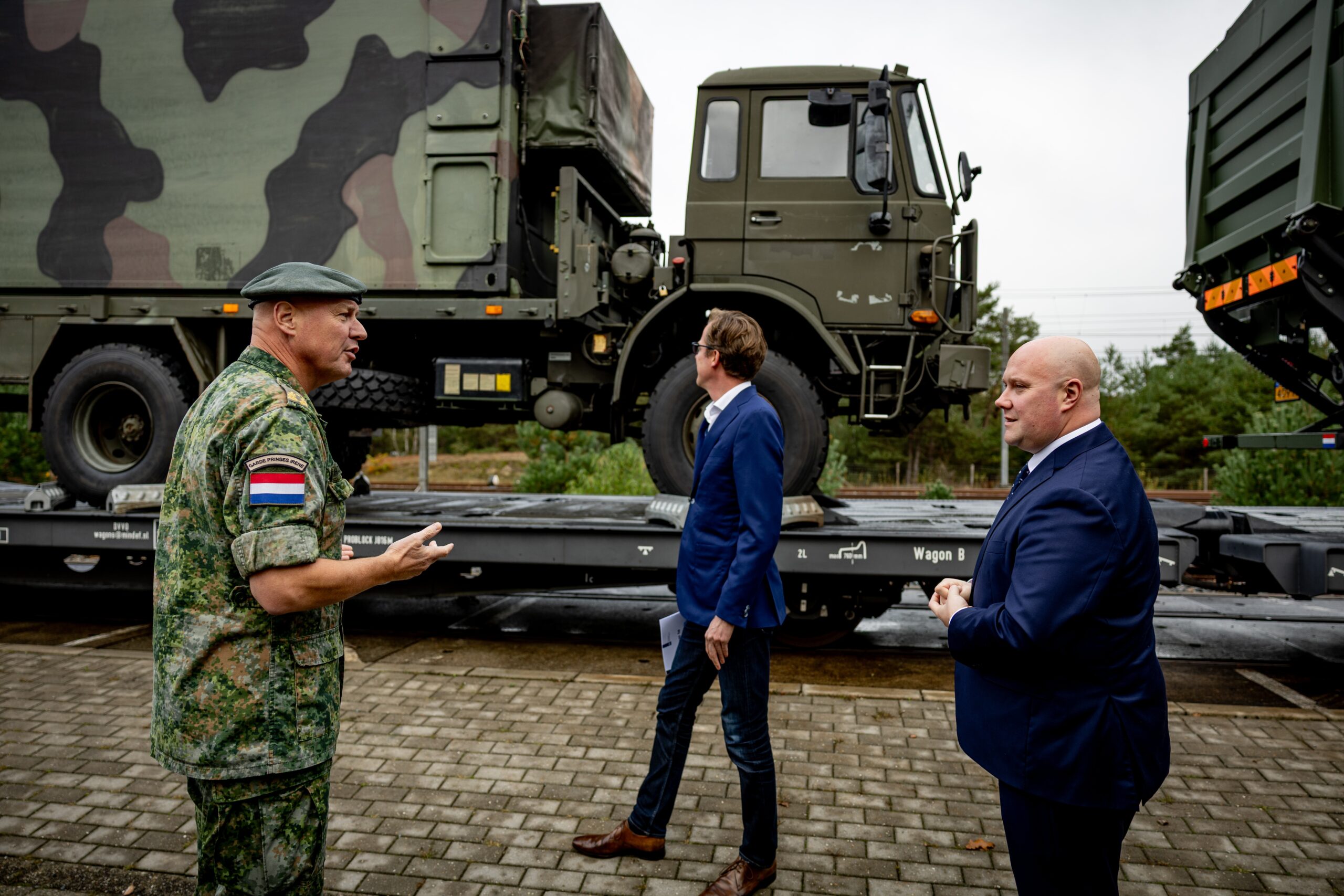 Militaire colonnes krijgen voorrang op het treinverkeer vanaf eind 2026 ...